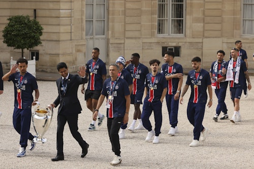 ‘Vive le PSG!’ Macron congratulates PSG players after jubilant victory ...